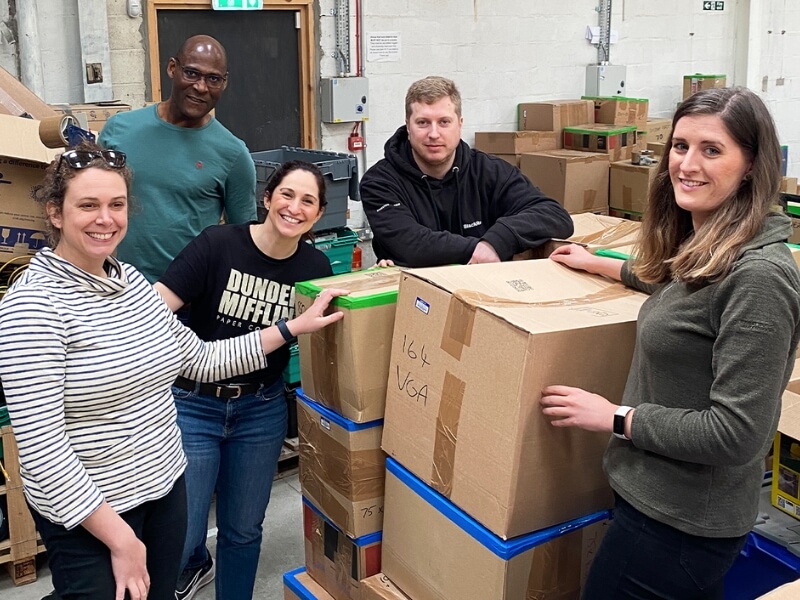 3 Reasons to Embrace Corporate Volunteering Days - Turing Trust